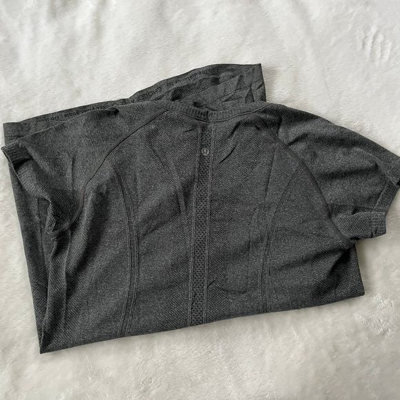 lululemon athletica | Tops | Lululemon Grey Swiftly Tech Short Sleeve | Poshmark